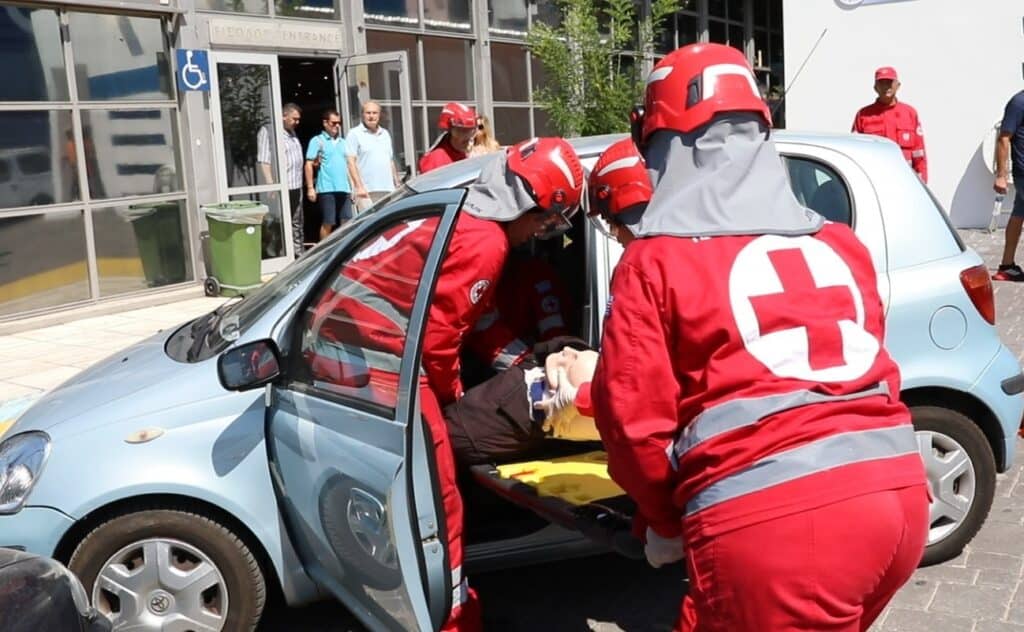 Ο Ε.Ε.Σ. προσέλκυσε εκατοντάδες επισκέπτες και νέους εθελοντές στην 89η ...
