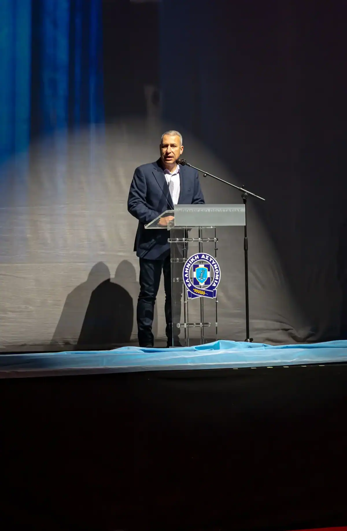 Θεατρική παράσταση για τα παιδιά του αστυνομικού και πολιτικού ...